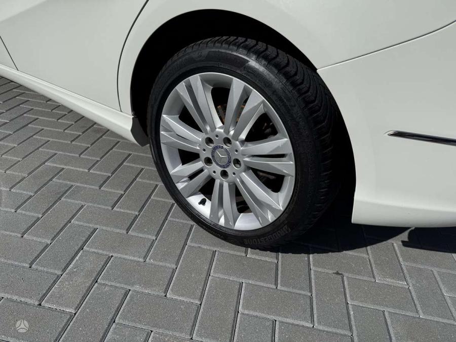 Balts Mercedes-Benz B 180 2012 Telšiai, ar dzinēja tilpumu 1.80 L un nobraukumu 250 tūkst. km par 4300 €, foto 20 vietnē AUTOMOTO.COM.LV
