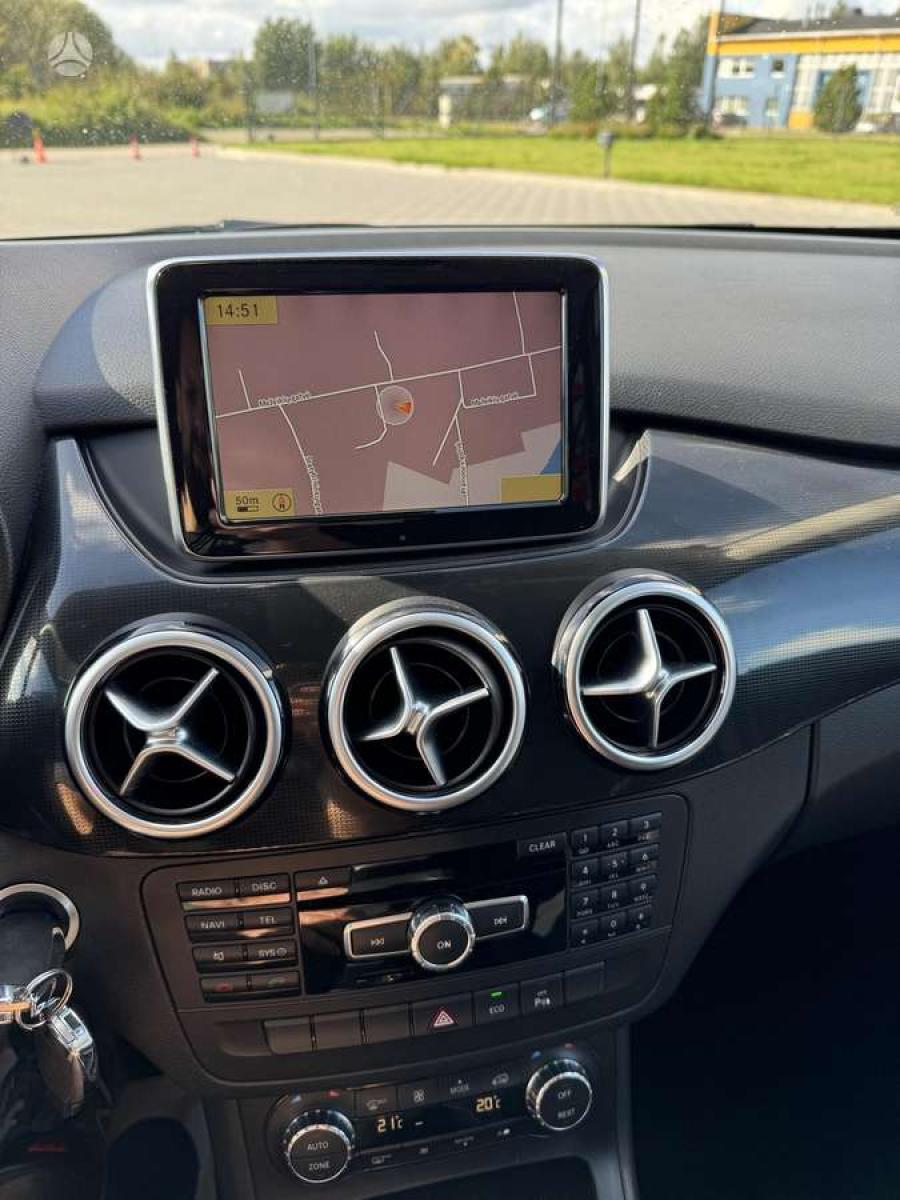 Balts Mercedes-Benz B 180 2012 Telšiai, ar dzinēja tilpumu 1.80 L un nobraukumu 250 tūkst. km par 4300 €, foto 25 vietnē AUTOMOTO.COM.LV