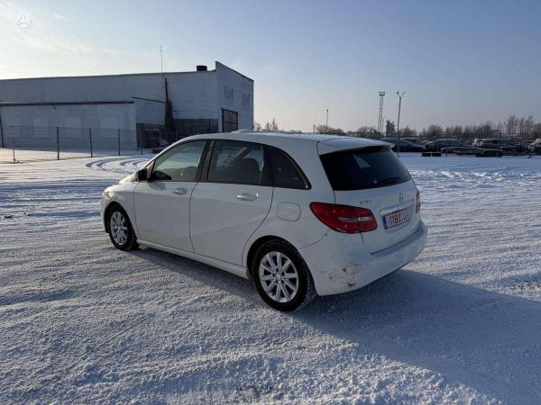 Balts Mercedes-Benz B 180 2013 Marijampole, ar dzinēja tilpumu 1.46 L un nobraukumu 290 tūkst. km par 2650 €, foto 3 vietnē AUTOMOTO.COM.LV