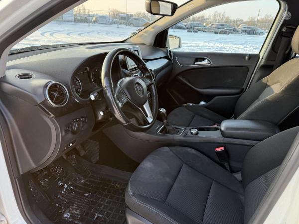 Balts Mercedes-Benz B 180 2013 Marijampole, ar dzinēja tilpumu 1.46 L un nobraukumu 290 tūkst. km par 2650 €, foto 10 vietnē AUTOMOTO.COM.LV