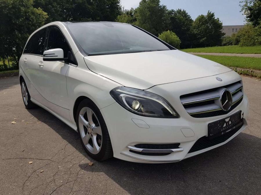 White Mercedes-Benz B 180 2013 in Siauliai, with an engine capacity of 1.46 L and mileage of 192 thousand km for 6650 €, photo 4 on AUTOMOTO.COM.LV