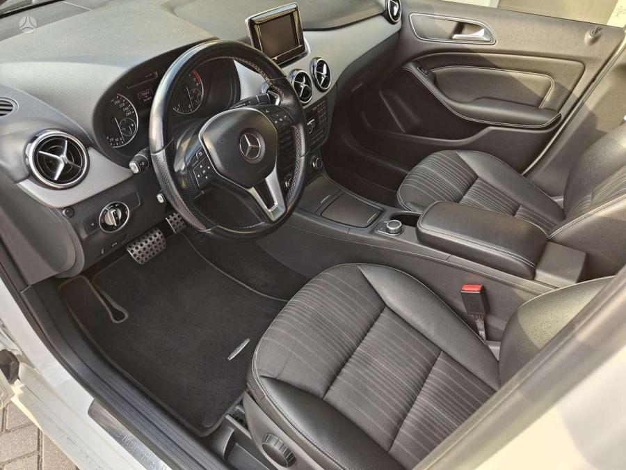 White Mercedes-Benz B 180 2013 in Jurbarkas, with an engine capacity of 1.80 L and mileage of 242 thousand km for 6700 €, photo 6 on AUTOMOTO.COM.LV