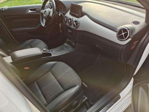White Mercedes-Benz B 180 2013 in Jurbarkas, with an engine capacity of 1.80 L and mileage of 242 thousand km for 6700 €, photo 8 on AUTOMOTO.COM.LV