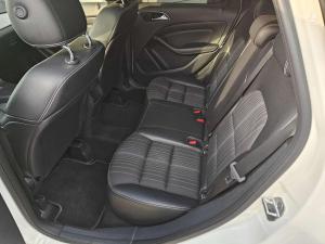 White Mercedes-Benz B 180 2013 in Jurbarkas, with an engine capacity of 1.80 L and mileage of 242 thousand km for 6700 €, photo 9 on AUTOMOTO.COM.LV