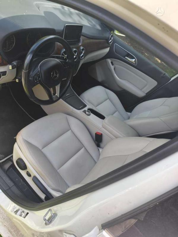 Balts Mercedes-Benz B 180 2013 Viļņa, ar dzinēja tilpumu 1.80 L un nobraukumu 200 tūkst. km par 3000 €, foto 8 vietnē AUTOMOTO.COM.LV