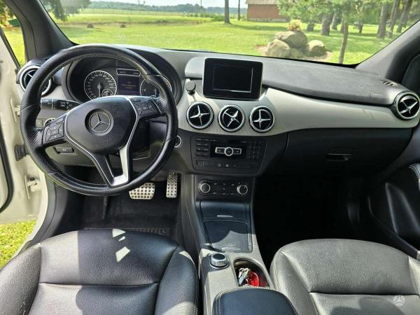 White Mercedes-Benz B 180 2014 in Rokiskis, with an engine capacity of 1.80 L and mileage of 310 thousand km for 4850 €, photo 5 on AUTOMOTO.COM.LV