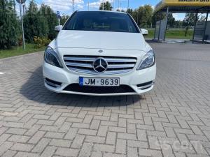 Белый Мерседес Б 180 2014 в Рига, объемом двигателя 1.80 л и пробегом 308 тыс. км за 7450 €, фото 4 на AUTOMOTO.COM.LV