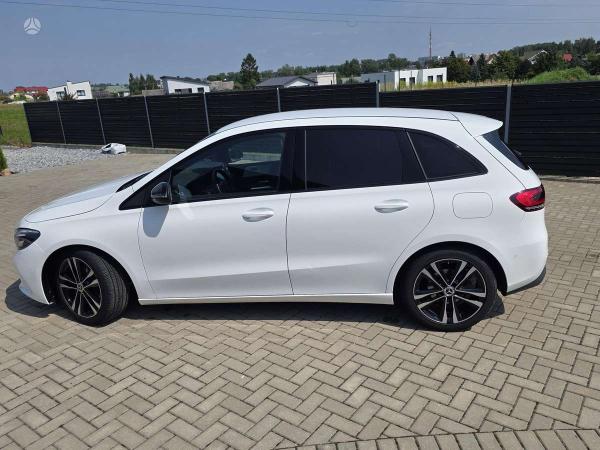 White Mercedes-Benz B 180 2019 in Vilnius, with an engine capacity of 1.80 L and mileage of 42 thousand km for 16500 €, photo 6 on AUTOMOTO.COM.LV
