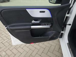 Balts Mercedes-Benz B 180 2019 Viļņa, ar dzinēja tilpumu 1.80 L un nobraukumu 42 tūkst. km par 16500 €, foto 16 vietnē AUTOMOTO.COM.LV