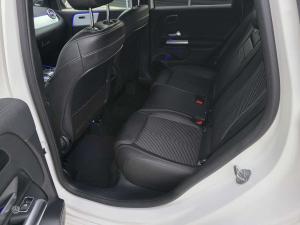 Balts Mercedes-Benz B 180 2019 Viļņa, ar dzinēja tilpumu 1.80 L un nobraukumu 42 tūkst. km par 16500 €, foto 20 vietnē AUTOMOTO.COM.LV