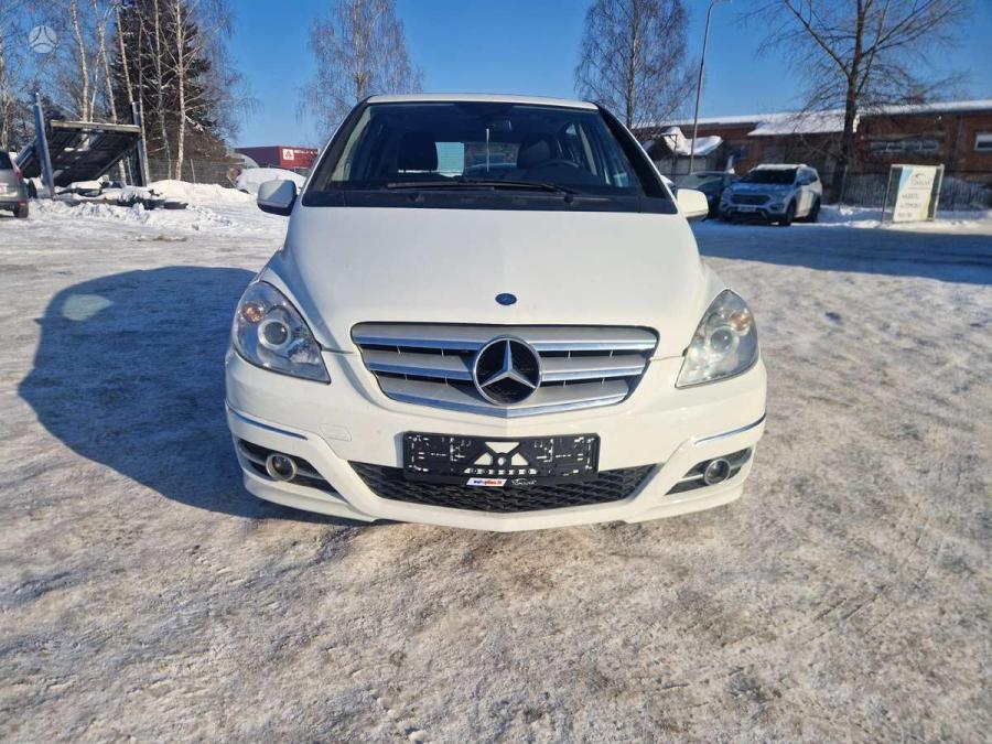 Balts Mercedes-Benz B 180 2009 Ukmergė, ar dzinēja tilpumu 1.99 L un nobraukumu 260 tūkst. km par 2850 €, foto 2 vietnē AUTOMOTO.COM.LV