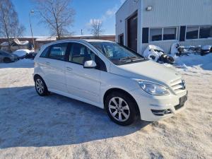 Balts Mercedes-Benz B 180 2009 Ukmergė, ar dzinēja tilpumu 1.99 L un nobraukumu 260 tūkst. km par 2850 €, foto 4 vietnē AUTOMOTO.COM.LV