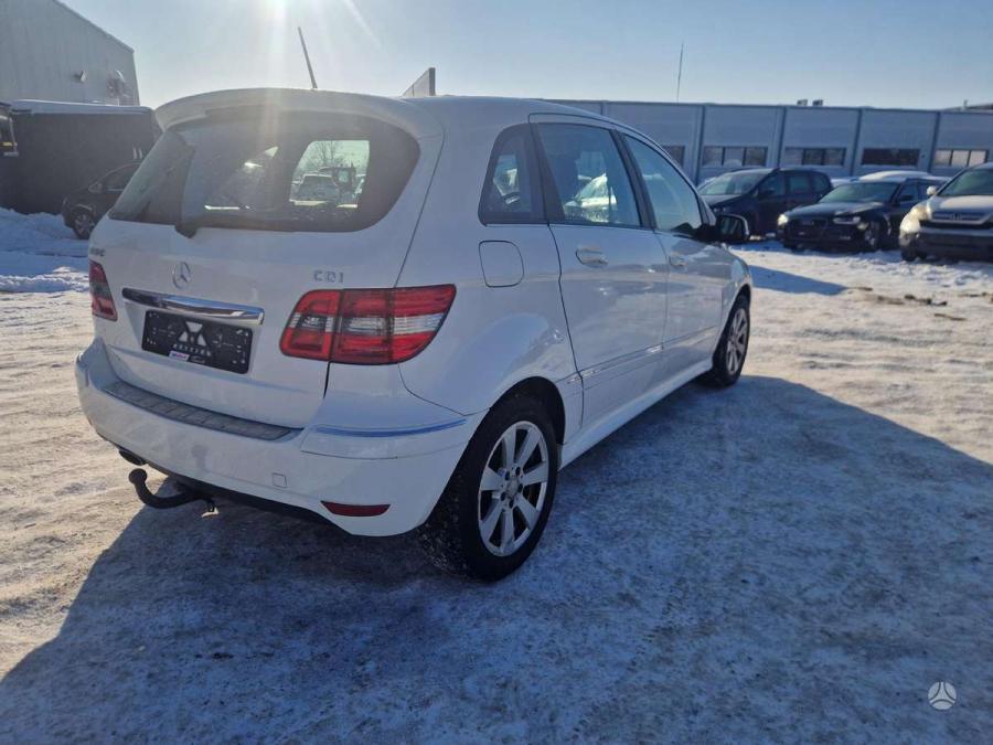 Balts Mercedes-Benz B 180 2009 Ukmergė, ar dzinēja tilpumu 1.99 L un nobraukumu 260 tūkst. km par 2850 €, foto 5 vietnē AUTOMOTO.COM.LV