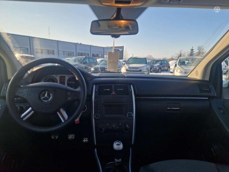 Balts Mercedes-Benz B 180 2009 Ukmergė, ar dzinēja tilpumu 1.99 L un nobraukumu 260 tūkst. km par 2850 €, foto 17 vietnē AUTOMOTO.COM.LV