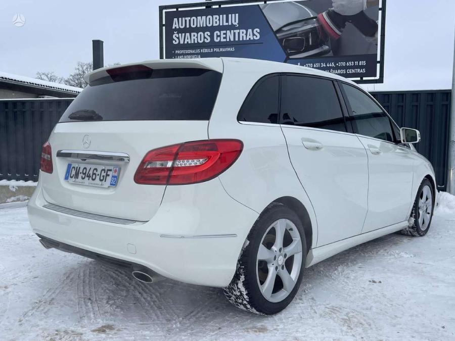 White Mercedes-Benz B 180 2012 in Taurage, with an engine capacity of 1.80 L and mileage of 280 thousand km for 5700 €, photo 4 on AUTOMOTO.COM.LV