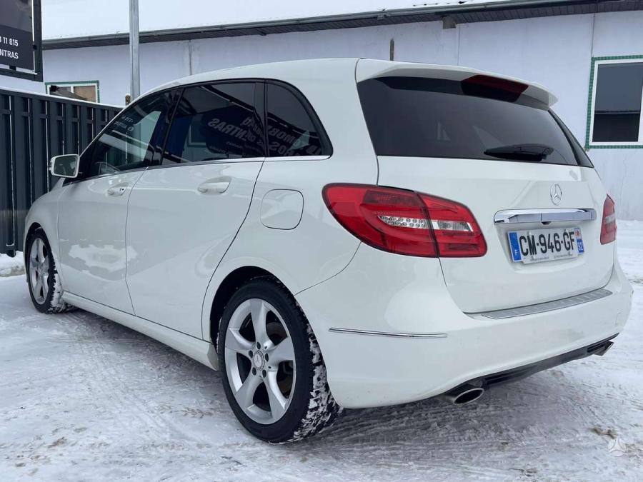White Mercedes-Benz B 180 2012 in Taurage, with an engine capacity of 1.80 L and mileage of 280 thousand km for 5700 €, photo 6 on AUTOMOTO.COM.LV