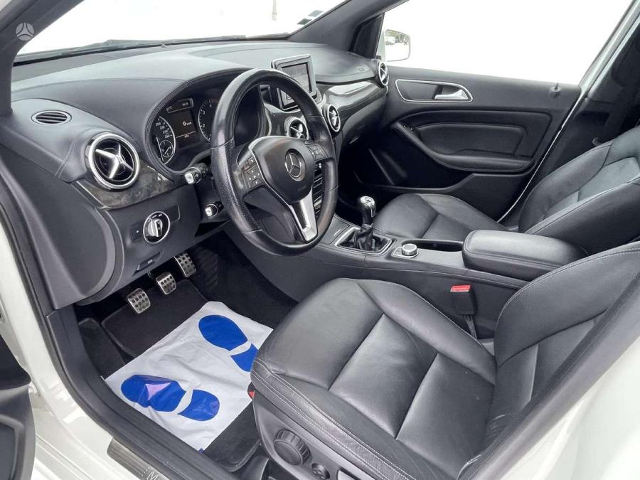 White Mercedes-Benz B 180 2012 in Taurage, with an engine capacity of 1.80 L and mileage of 280 thousand km for 5700 €, photo 8 on AUTOMOTO.COM.LV