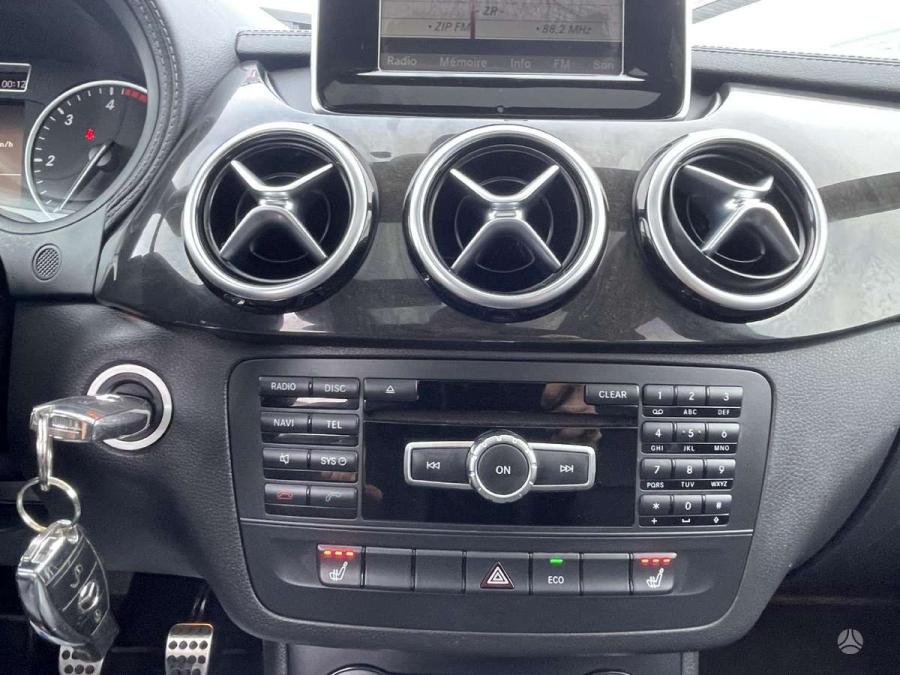 White Mercedes-Benz B 180 2012 in Taurage, with an engine capacity of 1.80 L and mileage of 280 thousand km for 5700 €, photo 22 on AUTOMOTO.COM.LV