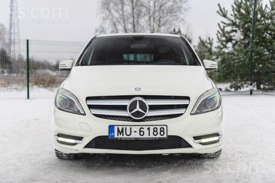Balts Mercedes-Benz B 180 2013 Rīga, ar dzinēja tilpumu 1.80 L un nobraukumu 221 tūkst. km par 6990 €, foto 2 vietnē AUTOMOTO.COM.LV