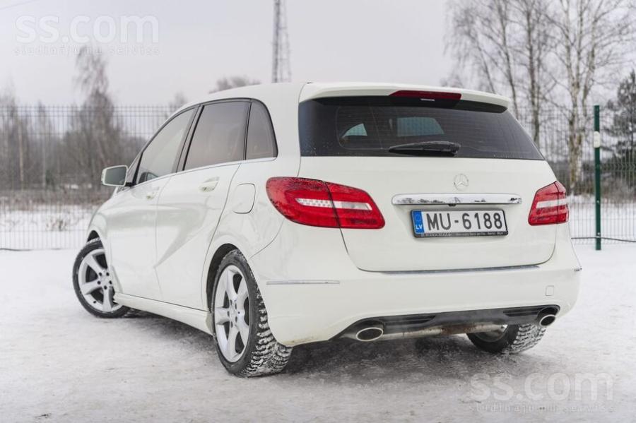 Balts Mercedes-Benz B 180 2013 Rīga, ar dzinēja tilpumu 1.80 L un nobraukumu 221 tūkst. km par 6990 €, foto 4 vietnē AUTOMOTO.COM.LV