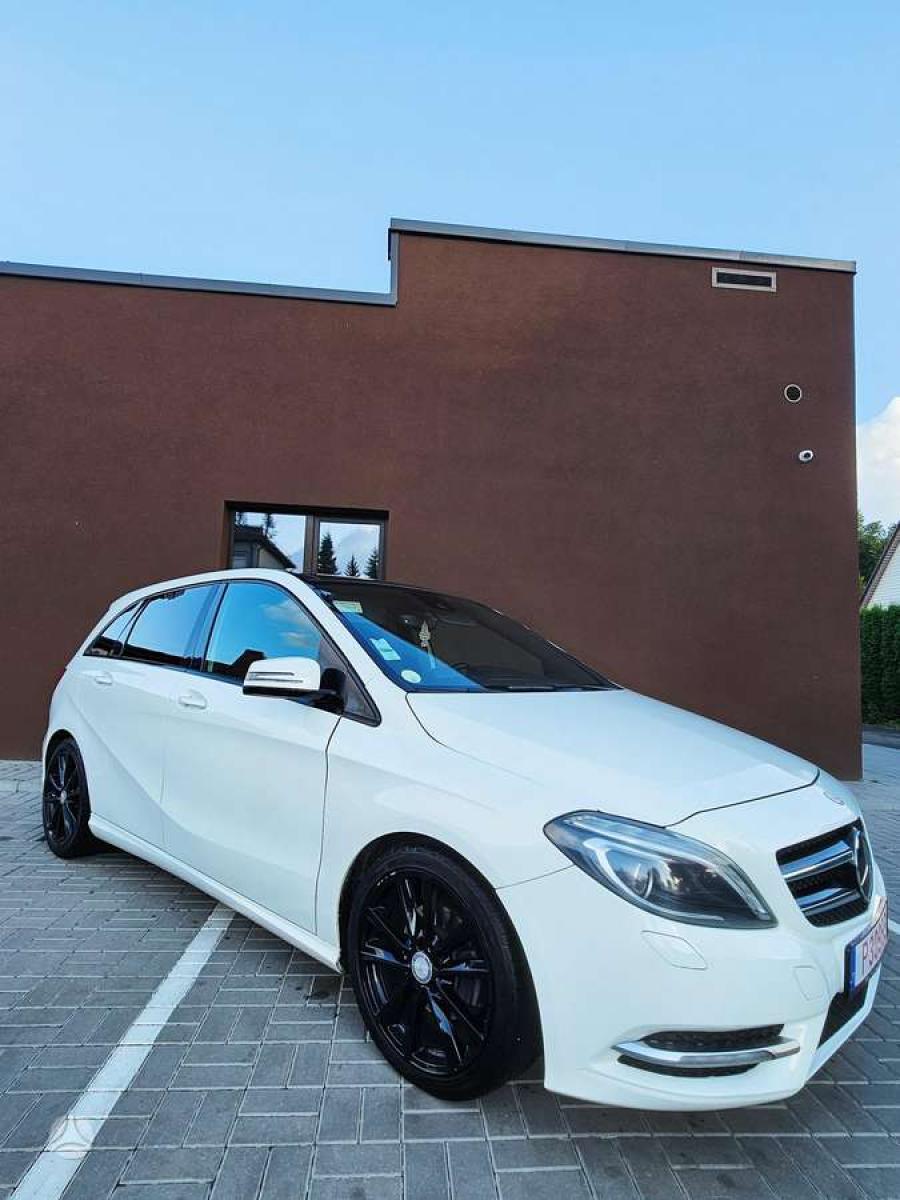 White Mercedes-Benz B 180 2013 in Kaisiadorys, with an engine capacity of 1.80 L and mileage of 276 thousand km for 5650 €, photo 11 on AUTOMOTO.COM.LV