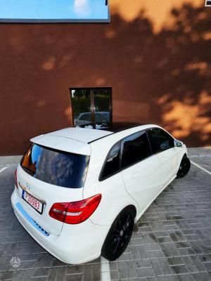 White Mercedes-Benz B 180 2013 in Kaisiadorys, with an engine capacity of 1.80 L and mileage of 276 thousand km for 5650 €, photo 16 on AUTOMOTO.COM.LV
