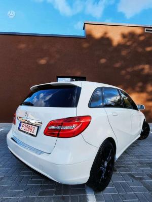 White Mercedes-Benz B 180 2013 in Kaisiadorys, with an engine capacity of 1.80 L and mileage of 276 thousand km for 5650 €, photo 17 on AUTOMOTO.COM.LV