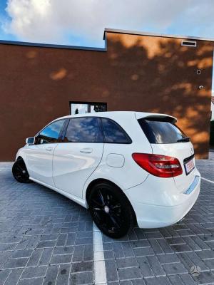 White Mercedes-Benz B 180 2013 in Kaisiadorys, with an engine capacity of 1.80 L and mileage of 276 thousand km for 5650 €, photo 18 on AUTOMOTO.COM.LV
