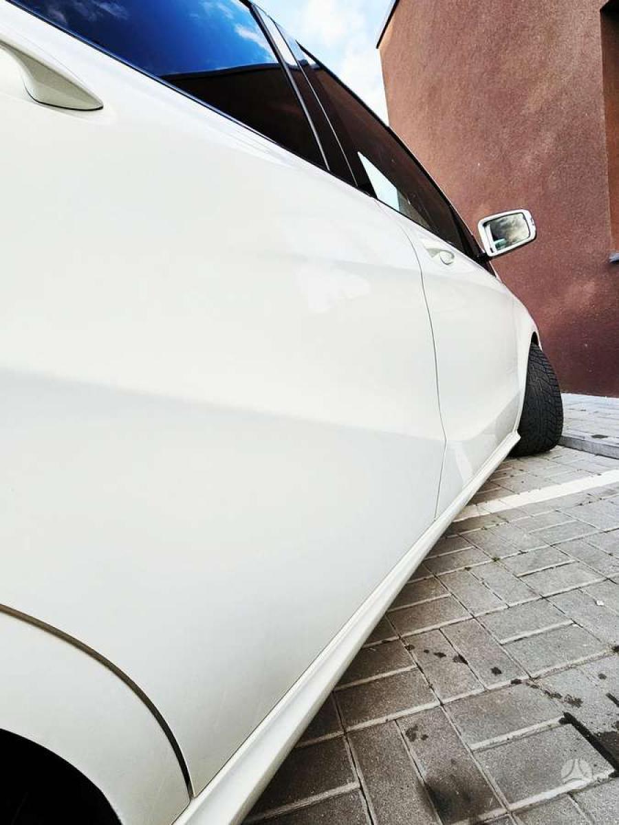 White Mercedes-Benz B 180 2013 in Kaisiadorys, with an engine capacity of 1.80 L and mileage of 276 thousand km for 5650 €, photo 21 on AUTOMOTO.COM.LV