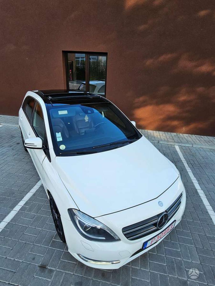 White Mercedes-Benz B 180 2013 in Kaisiadorys, with an engine capacity of 1.80 L and mileage of 276 thousand km for 5650 €, photo 24 on AUTOMOTO.COM.LV