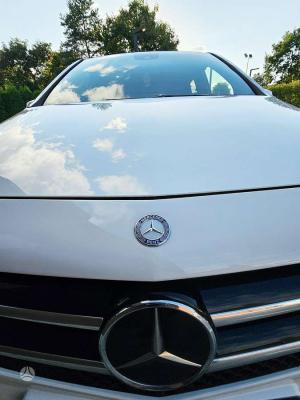 White Mercedes-Benz B 180 2013 in Kaisiadorys, with an engine capacity of 1.80 L and mileage of 276 thousand km for 5650 €, photo 29 on AUTOMOTO.COM.LV