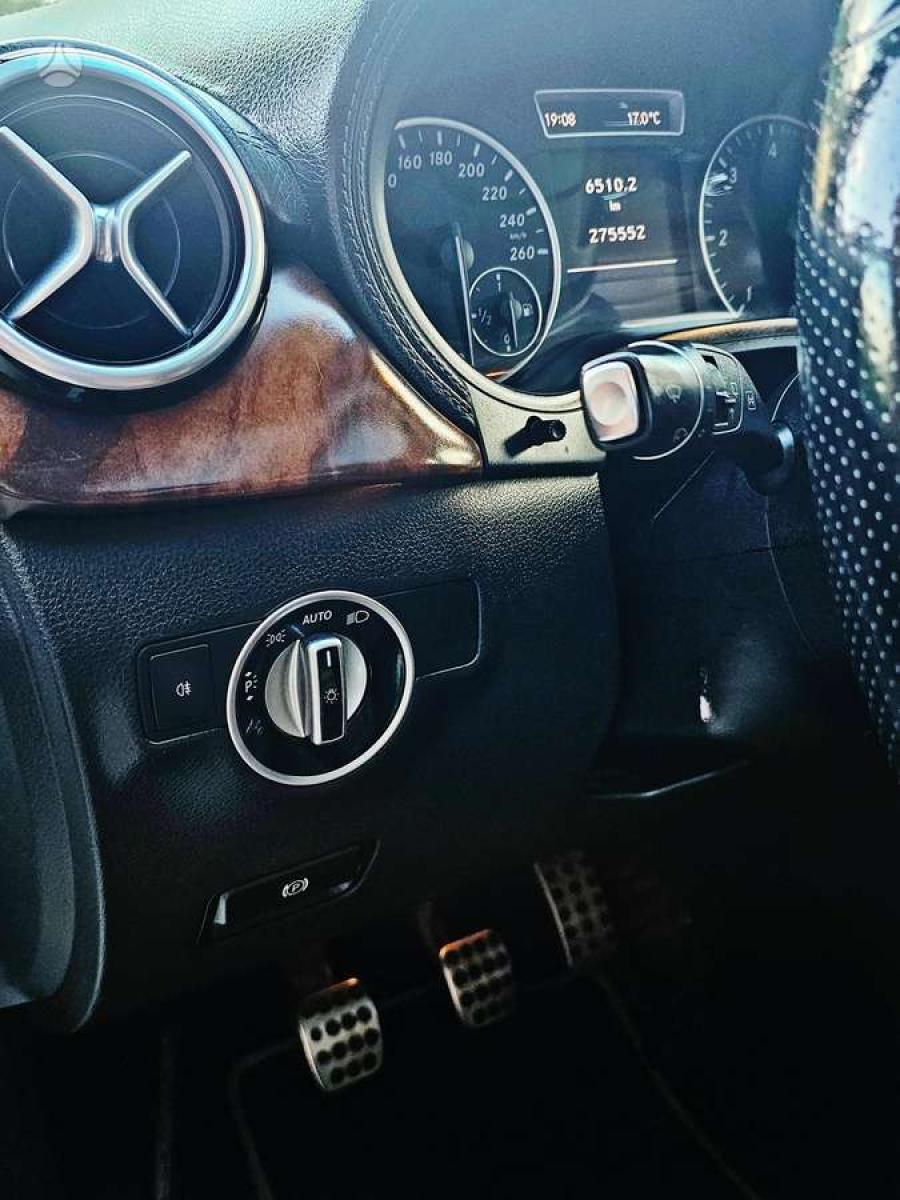 White Mercedes-Benz B 180 2013 in Kaisiadorys, with an engine capacity of 1.80 L and mileage of 276 thousand km for 5650 €, photo 39 on AUTOMOTO.COM.LV