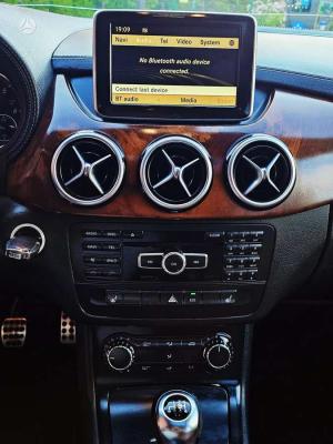 White Mercedes-Benz B 180 2013 in Kaisiadorys, with an engine capacity of 1.80 L and mileage of 276 thousand km for 5650 €, photo 40 on AUTOMOTO.COM.LV