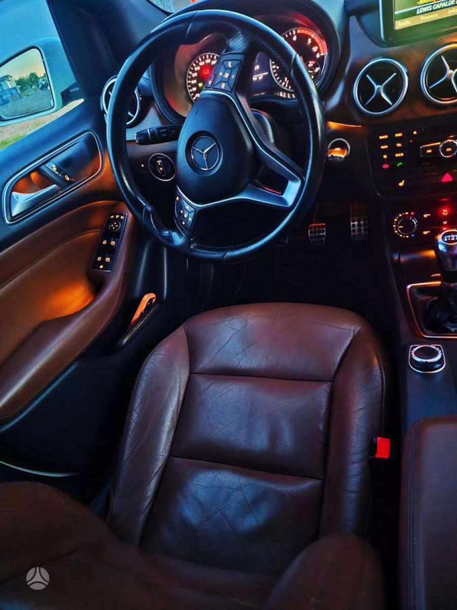White Mercedes-Benz B 180 2013 in Kaisiadorys, with an engine capacity of 1.80 L and mileage of 276 thousand km for 5650 €, photo 41 on AUTOMOTO.COM.LV