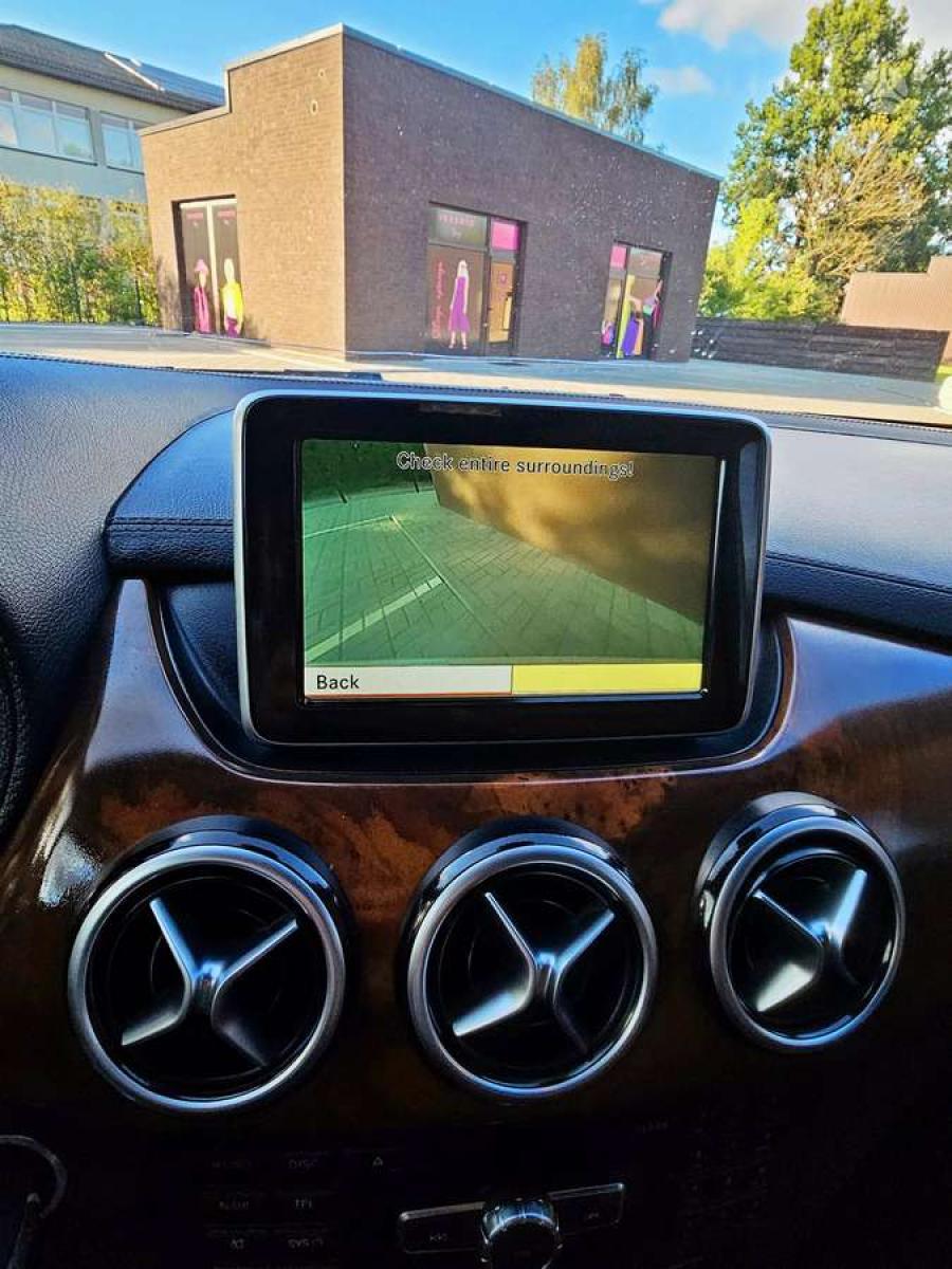 White Mercedes-Benz B 180 2013 in Kaisiadorys, with an engine capacity of 1.80 L and mileage of 276 thousand km for 5650 €, photo 53 on AUTOMOTO.COM.LV