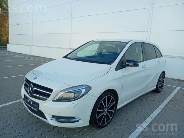 White Mercedes-Benz B 180 2014 in Riga, with an engine capacity of 1.50 L and mileage of 200 thousand km for 7990 €, photo 1 on AUTOMOTO.COM.LV
