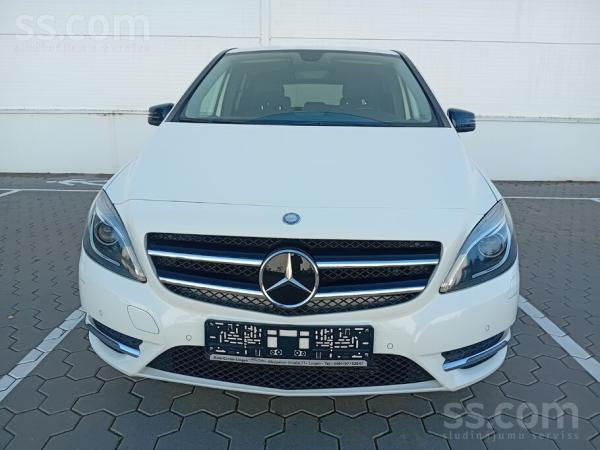 White Mercedes-Benz B 180 2014 in Riga, with an engine capacity of 1.50 L and mileage of 200 thousand km for 7990 €, photo 2 on AUTOMOTO.COM.LV