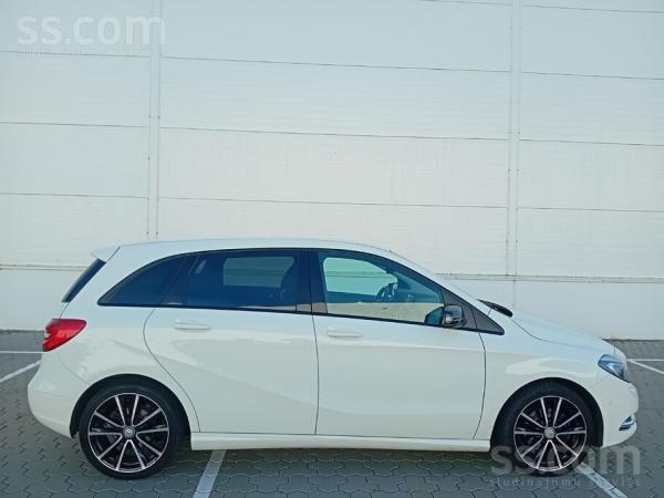 White Mercedes-Benz B 180 2014 in Riga, with an engine capacity of 1.50 L and mileage of 200 thousand km for 7990 €, photo 3 on AUTOMOTO.COM.LV
