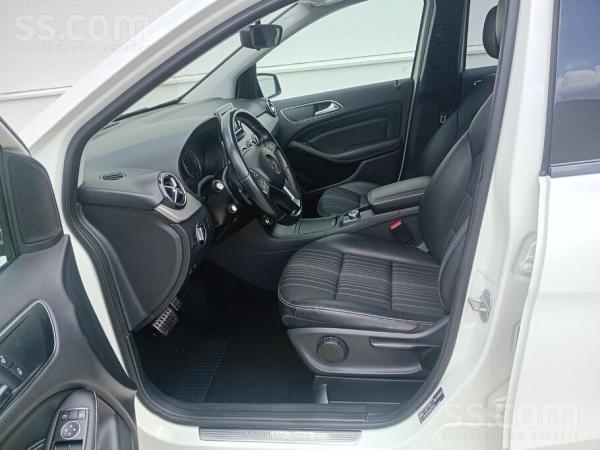 White Mercedes-Benz B 180 2014 in Riga, with an engine capacity of 1.50 L and mileage of 200 thousand km for 7990 €, photo 9 on AUTOMOTO.COM.LV
