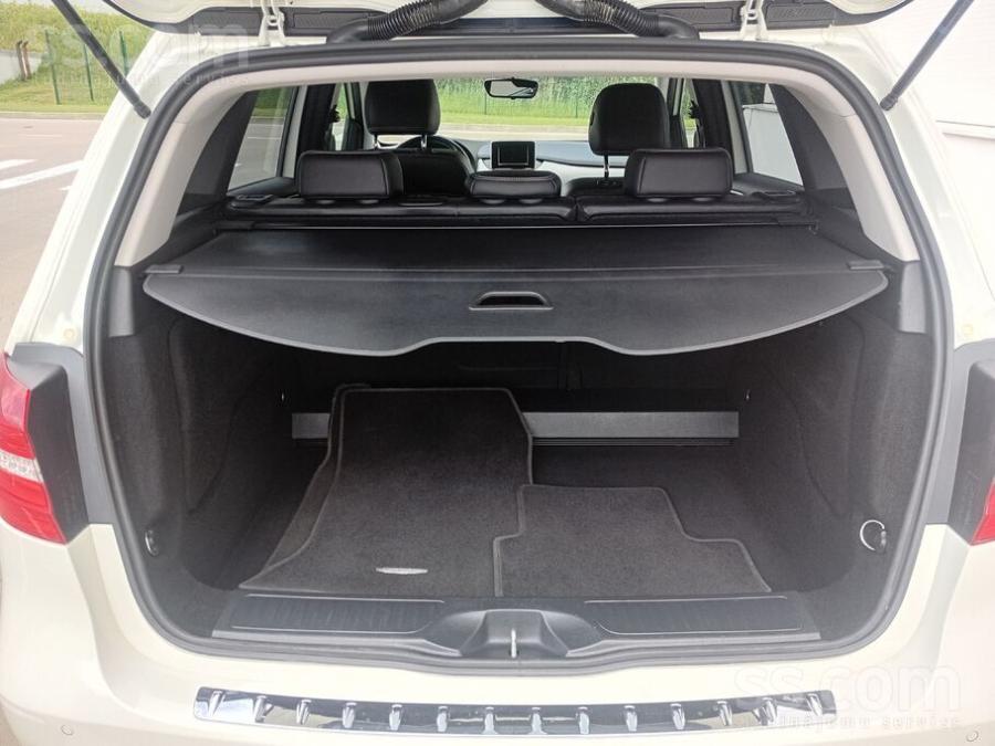 Balts Mercedes-Benz B 180 2014 Rīga, ar dzinēja tilpumu 1.50 L un nobraukumu 200 tūkst. km par 7990 €, foto 12 vietnē AUTOMOTO.COM.LV