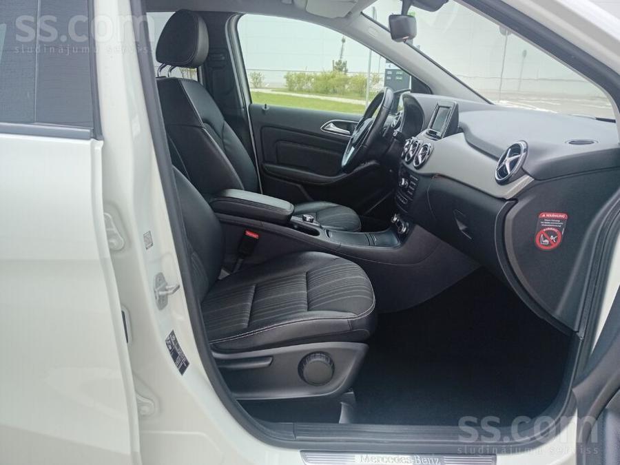 Balts Mercedes-Benz B 180 2014 Rīga, ar dzinēja tilpumu 1.50 L un nobraukumu 200 tūkst. km par 7990 €, foto 14 vietnē AUTOMOTO.COM.LV