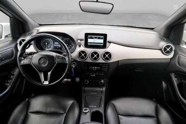 Mercedes-Benz B 180 2014 in Kaunas on AUTOMOTO.COM.LV White Mercedes-Benz B 180 2014 in Kaunas, with an engine capacity of 1.80 L and mileage of 315 thousand km for 6290 €, photo 10 on AUTOMOTO.COM.LV