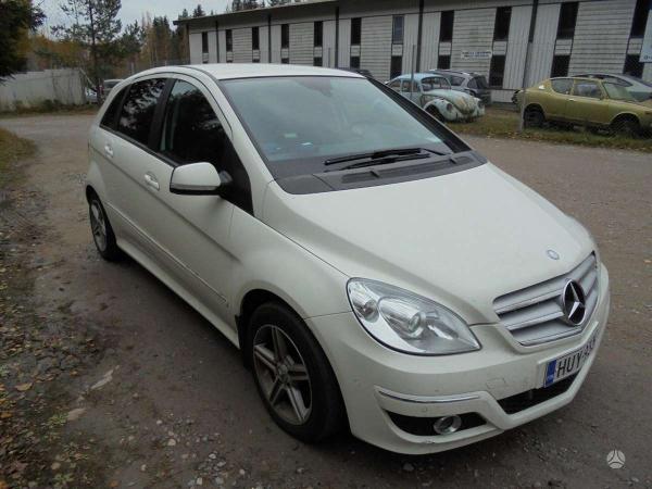 Balts Mercedes-Benz B 180 2011 Šauļi, ar dzinēja tilpumu 1.99 L un nobraukumu 243 tūkst. km par 1900 €, foto 1 vietnē AUTOMOTO.COM.LV