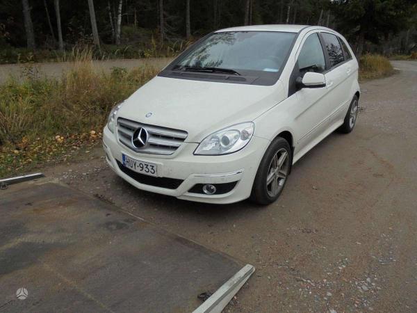 Balts Mercedes-Benz B 180 2011 Šauļi, ar dzinēja tilpumu 1.99 L un nobraukumu 243 tūkst. km par 1900 €, foto 2 vietnē AUTOMOTO.COM.LV