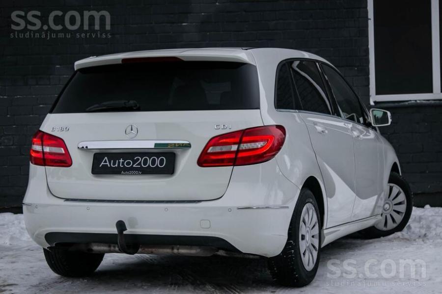 White Mercedes-Benz B 180 2013 in Tukums, with an engine capacity of 2.00 L and mileage of 275 thousand km for 8490 €, photo 4 on AUTOMOTO.COM.LV