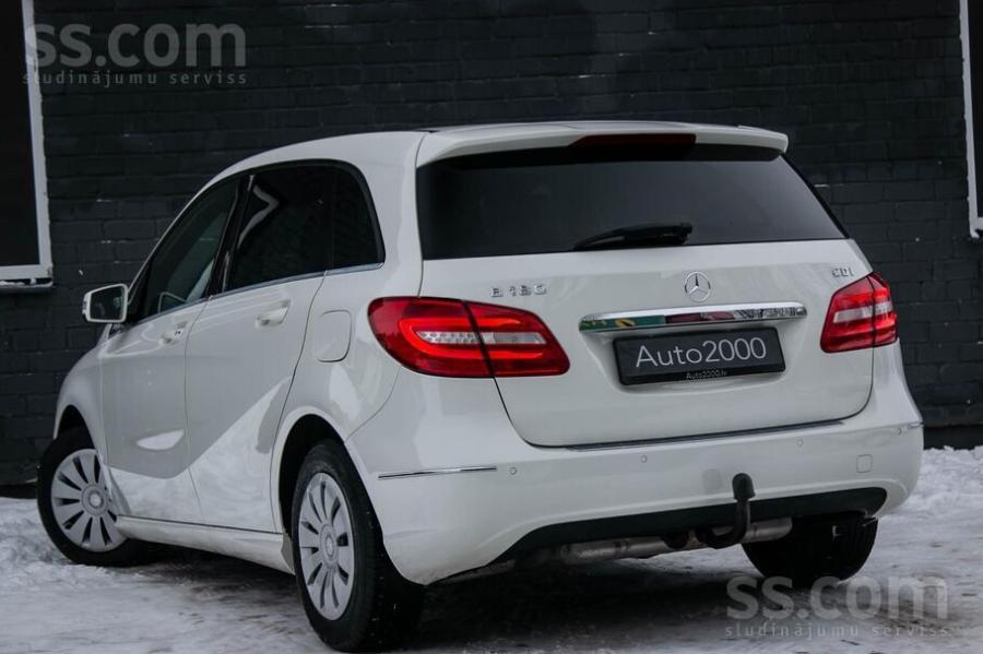 White Mercedes-Benz B 180 2013 in Tukums, with an engine capacity of 2.00 L and mileage of 275 thousand km for 8490 €, photo 6 on AUTOMOTO.COM.LV