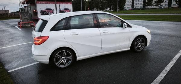 Balts Mercedes-Benz B 180 2014 Jehvi, ar dzinēja tilpumu 1.50 L un nobraukumu 312 tūkst. km par 7500 €, foto 7 vietnē AUTOMOTO.COM.LV