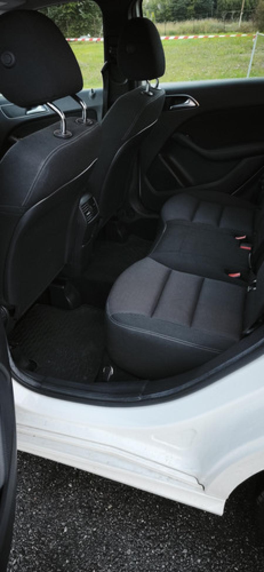 Balts Mercedes-Benz B 180 2014 Jehvi, ar dzinēja tilpumu 1.50 L un nobraukumu 312 tūkst. km par 7500 €, foto 11 vietnē AUTOMOTO.COM.LV