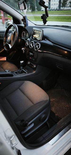 Balts Mercedes-Benz B 180 2014 Jehvi, ar dzinēja tilpumu 1.50 L un nobraukumu 312 tūkst. km par 7500 €, foto 21 vietnē AUTOMOTO.COM.LV