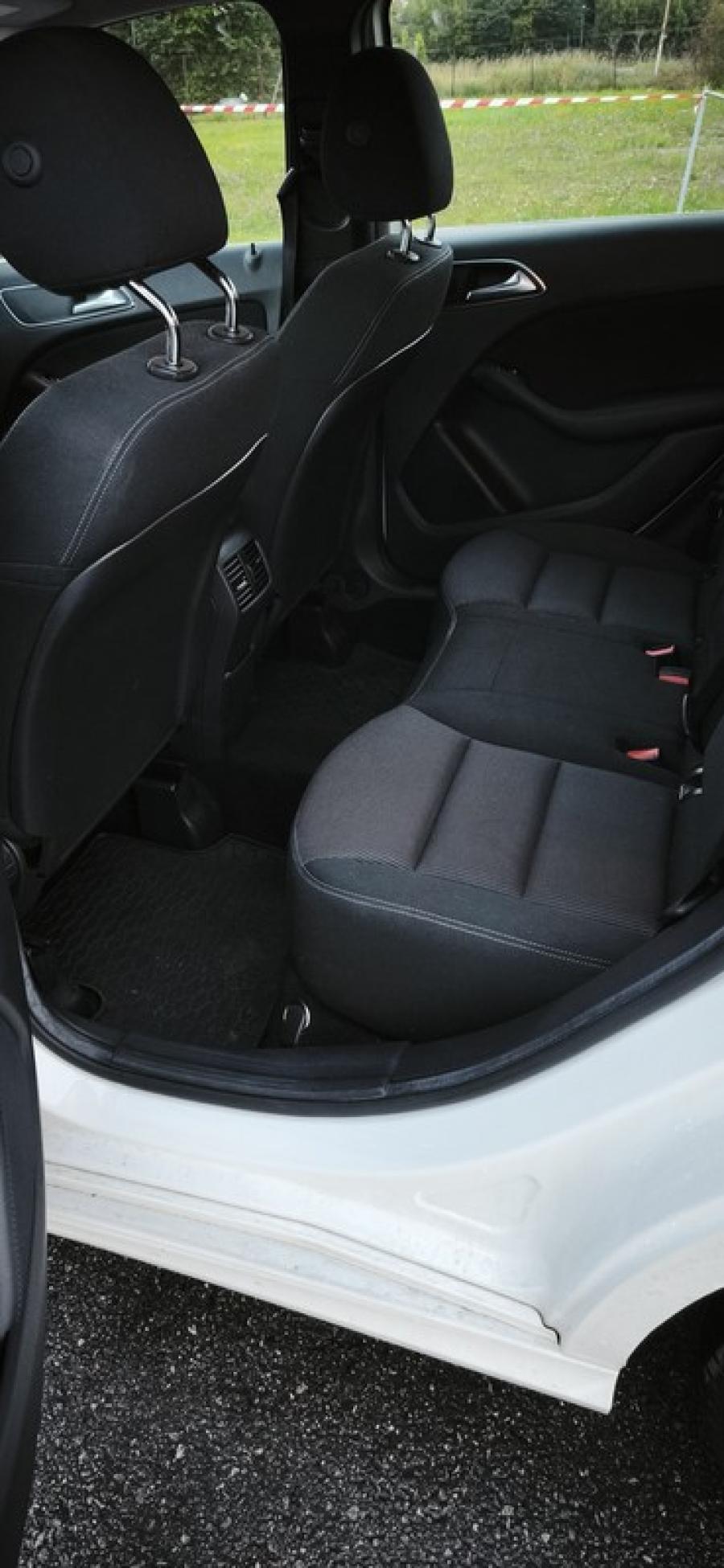 Balts Mercedes-Benz B 180 2014 Jehvi, ar dzinēja tilpumu 1.50 L un nobraukumu 312 tūkst. km par 7500 €, foto 22 vietnē AUTOMOTO.COM.LV